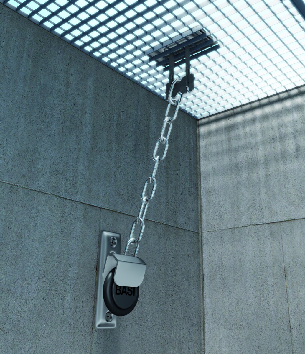 grating locking device GS100 for basement shafts, with chain